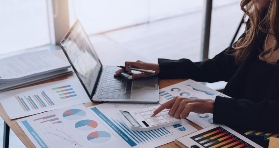 Strategies for Conducting Effective Salary Benchmarking - Bayt.com Blog ...