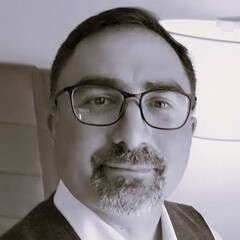 Hussein Botani - Business Development Consultant - Bayt.com People